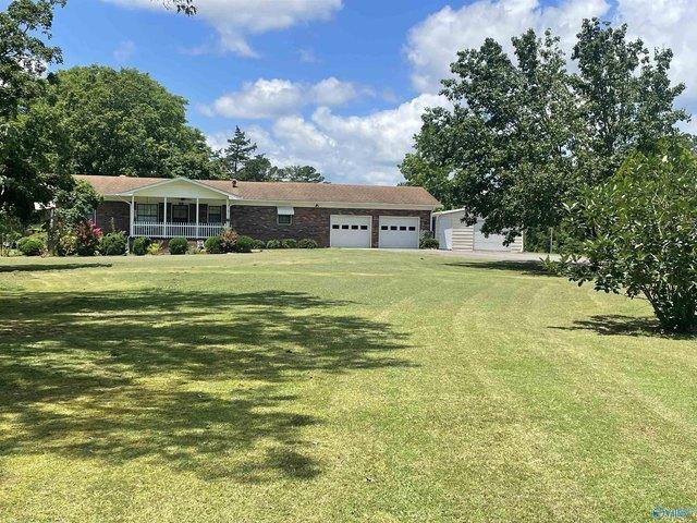1810 Whites Chapel Rd, Gadsden, AL 35901