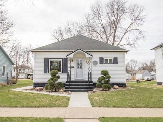 1810 14th St, Rock Valley, IA 51247