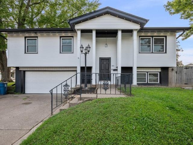 1810 15th St, Silvis, IL 61282