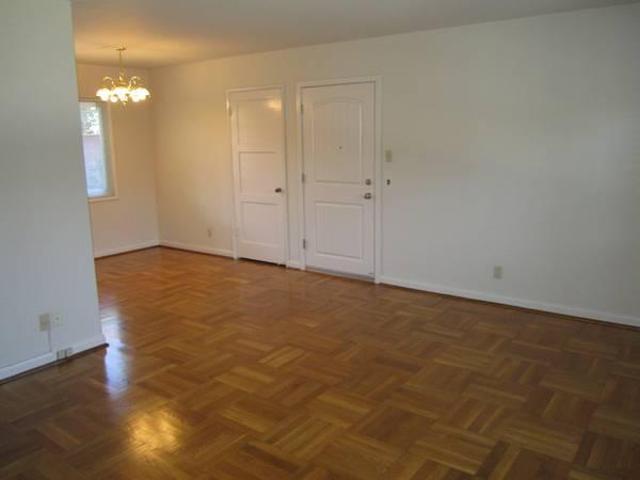 $1810 / 1br 676ft² Cozy, Quite And On The 1st Floor w/ Hardwood Floors, PG&E Included