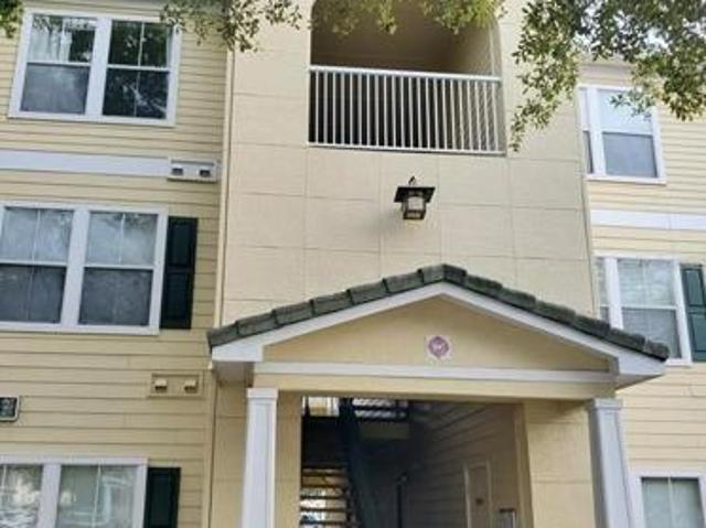 18113 Back Stretch Ln, Tampa, FL 33647