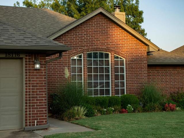 18116 Chestnut Oak Drive
