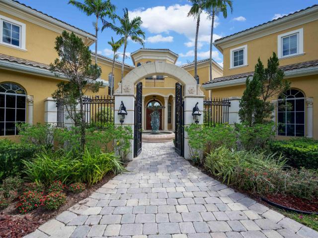 18118 Daybreak Dr, Boca Raton, FL 33496 | MLS #B26015