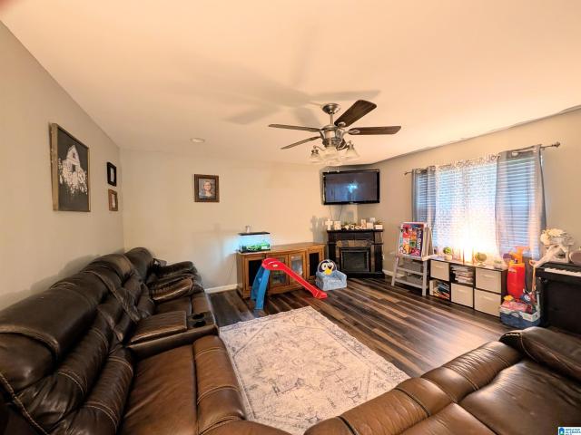 1811 Maple Crest Lane