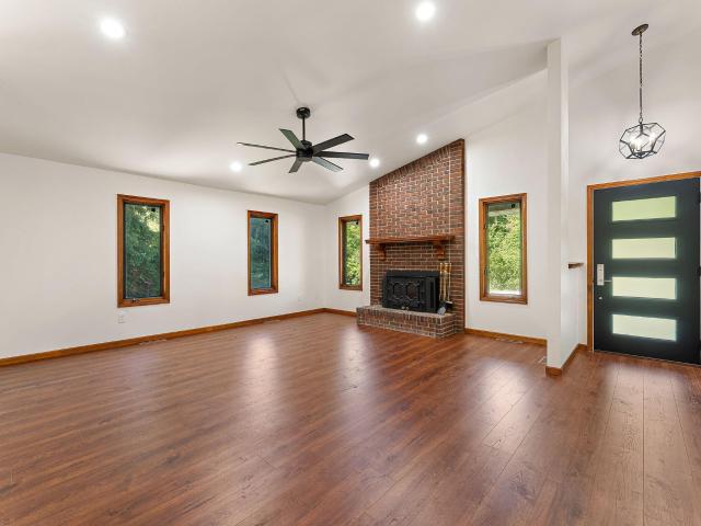 1811 N Country Lane