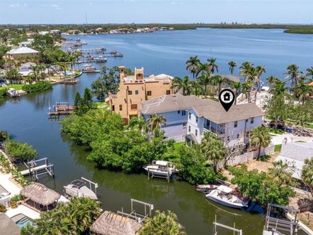 1811 Bayou Grande Blvd NE, Saint Petersburg, FL 33703