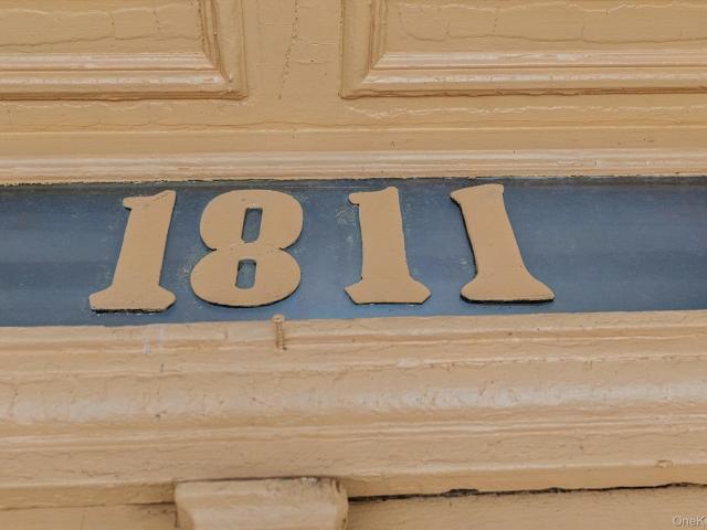 1811 Centre Street