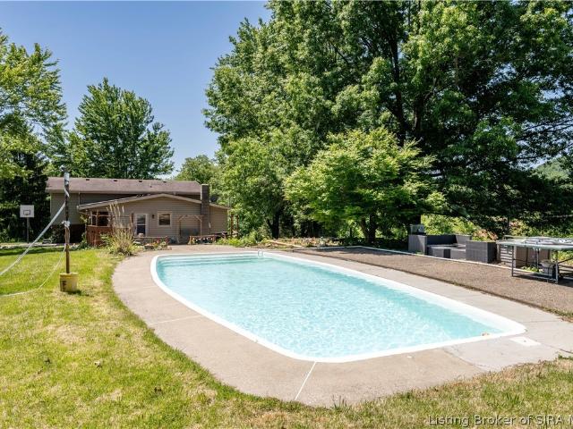 1811 Country Lake Road