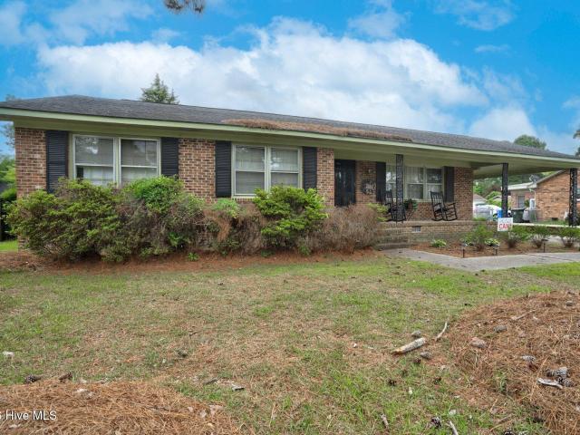 1811 Delwood Drive W