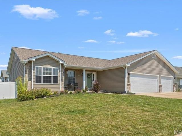 1811 Hackmann Hollow Dr, Wentzville, MO 63385