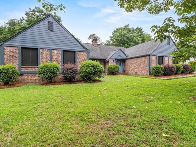 1811 Hobkirk Ct, Camden, SC 29020