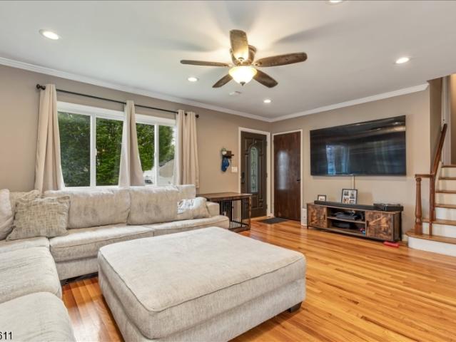 1811 Verona Ave