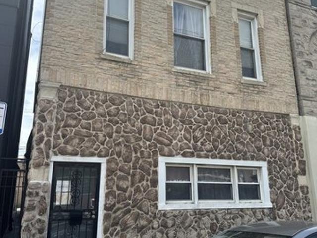 1811 W Grand Ave, Chicago, IL 60622