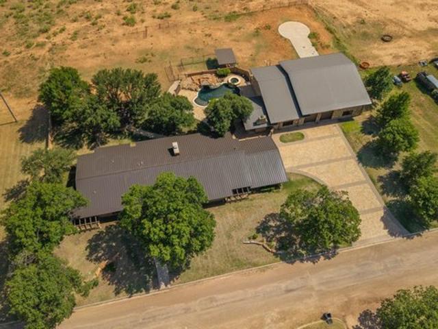 1811 Wallace Ave, Paducah, TX 79248