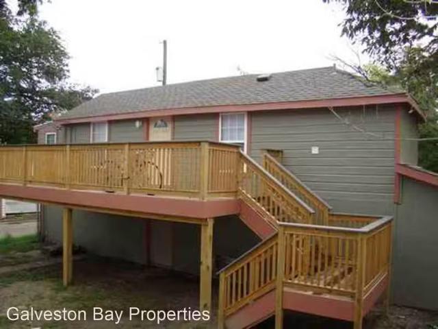 1811 32nd St Up 1811 32nd St