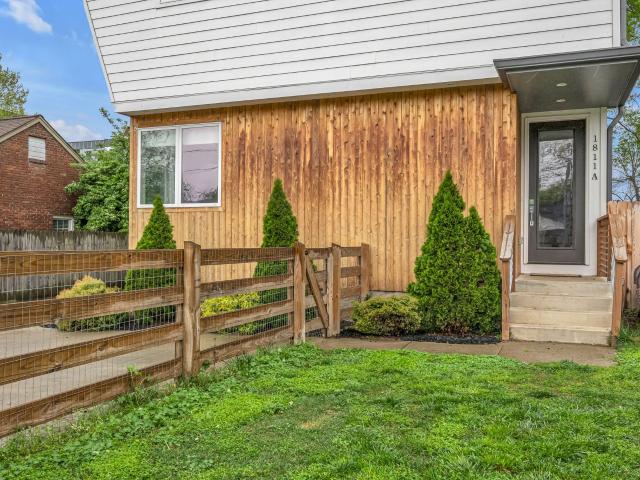 1811A Martin St