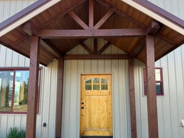 18122 N South Bank Rd, Nine Mile Falls, WA 99026