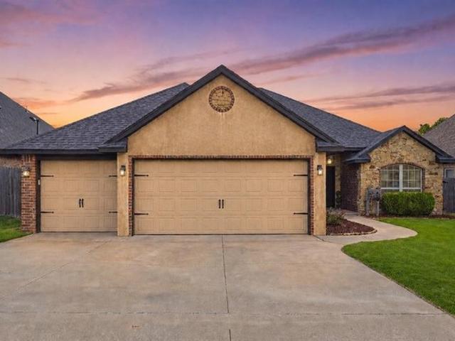 18125 Haslemere Ln, Edmond, OK 73012