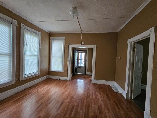 1812 NE Monroe St, 3 beds, 1 full bath