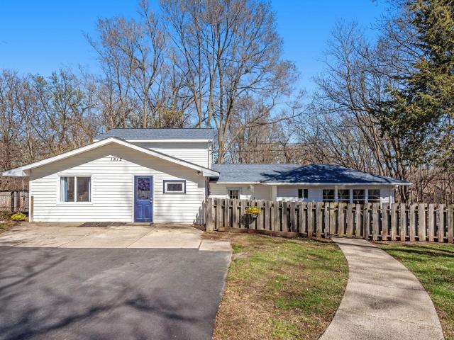 1812 Oakview Ln N, Plymouth, MN 55441 | MLS #6768