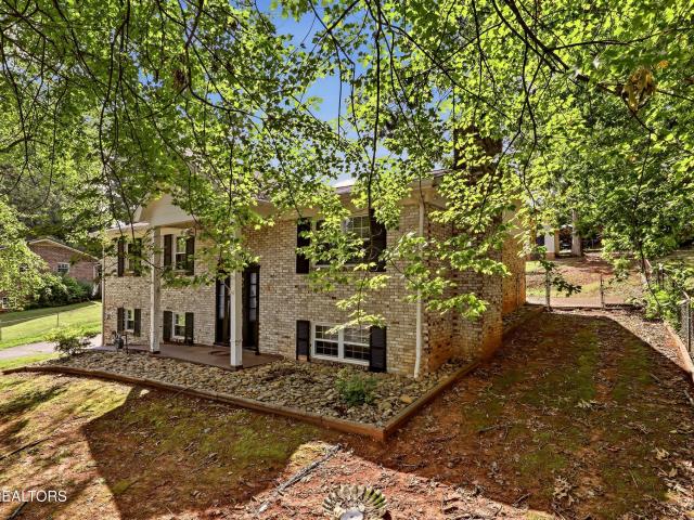 1812 E Alpine Drive