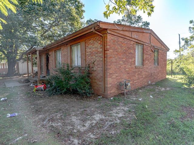 1812 Fairlane Ave