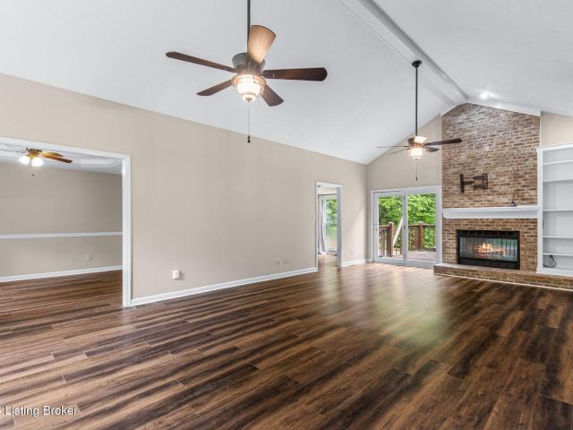 1812 Fox Trail Dr