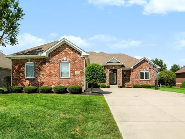 1812 Golden Field Dr, Greenwood, IN 46143