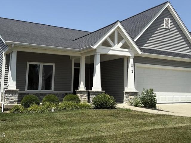 1812 Hidden Ridge Dr, Perrysburg, OH 43551