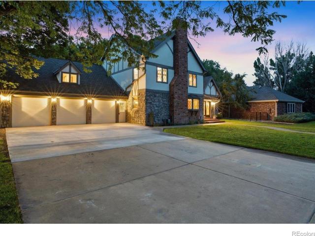 1812 Lakeshore Circle
