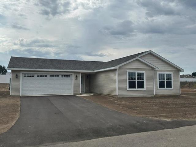 1812 Robin Dr, Traverse City, MI 49685