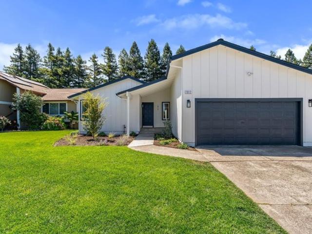 1812 Sansone Dr, Santa Rosa, CA 95403