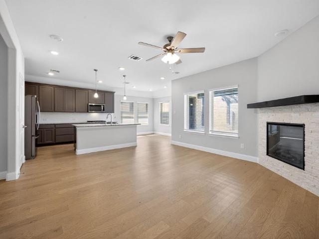 1812 Valencia Dr, Little Elm, TX 75068 | MLS #21223