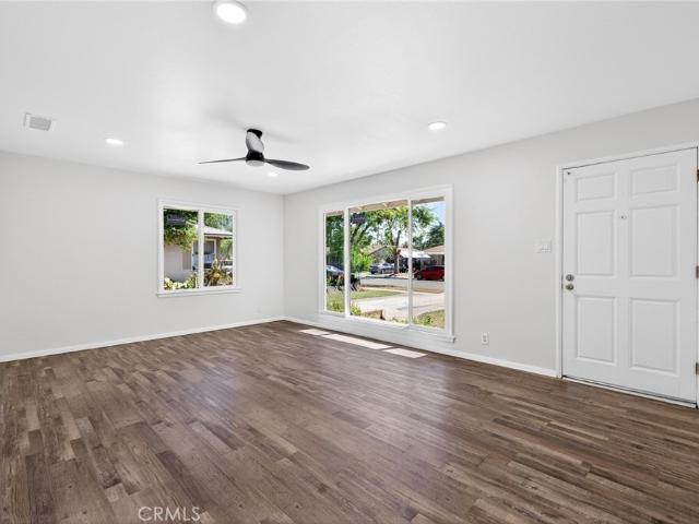 1812 W Bellaire Way
