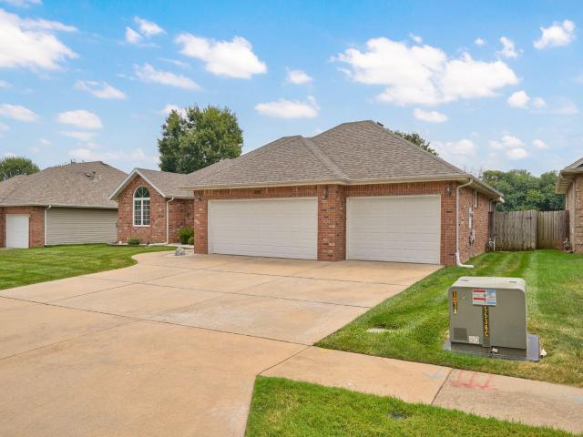 1812 W Village Lane