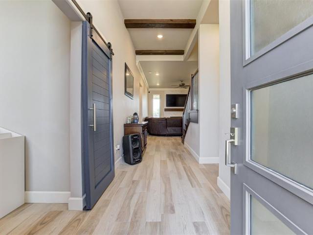1812 W Zachary Way
