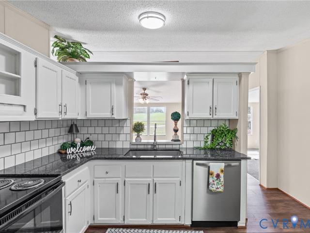 1812 West Ave, Victoria, VA 23974 | MLS #2528 | Compass