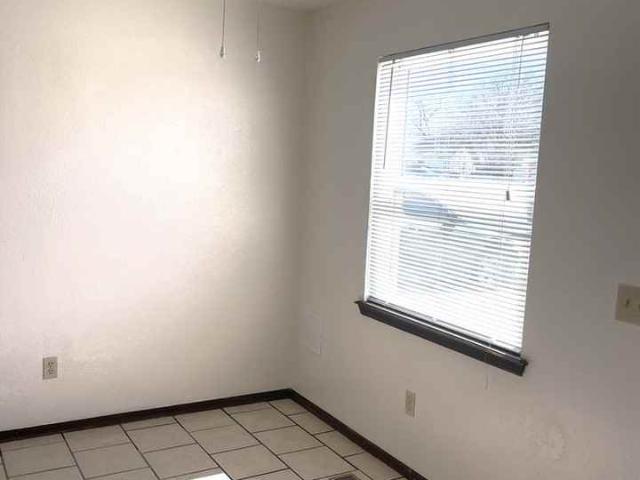 1812 Wren 2 Bedroom Apartment for Rent at 1812 Wren St, Norman, OK 73069