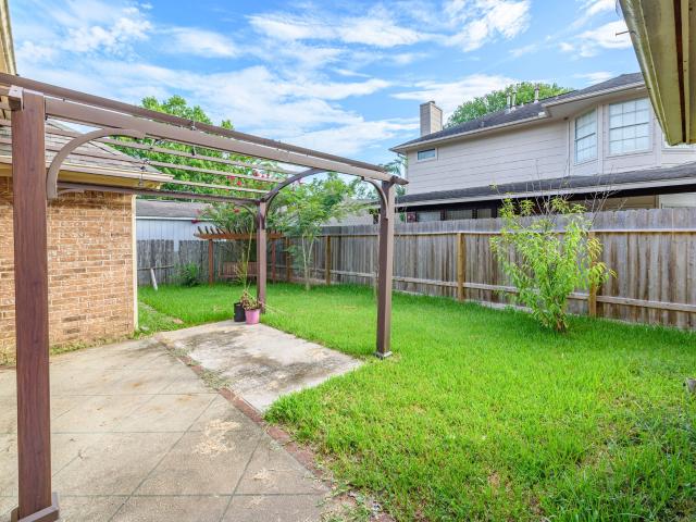 1813 Oak Wood Drive E