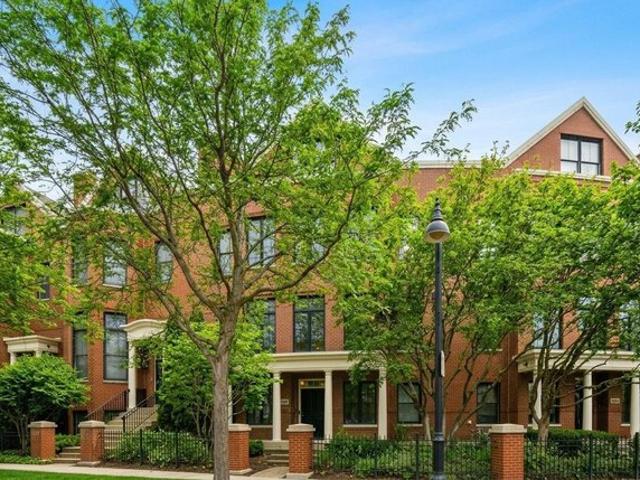 1813 Admiral Ct, Glenview, IL 60026