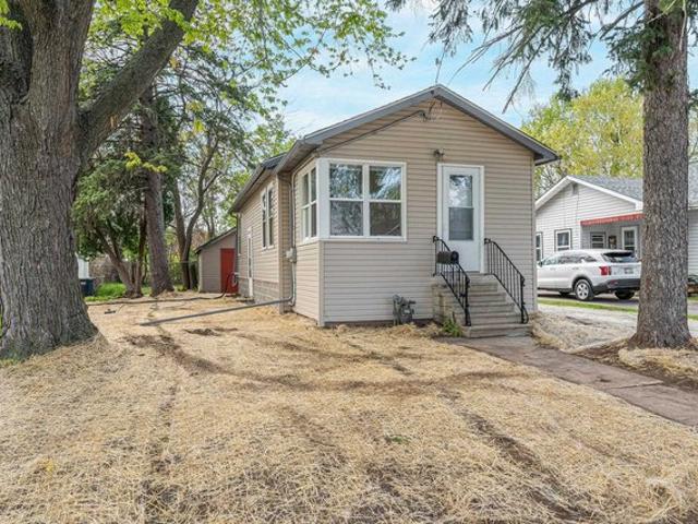1813 Ashland St, Oshkosh, WI 54901