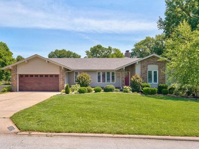 1813 E Camino Alto St, Springfield, MO 65804