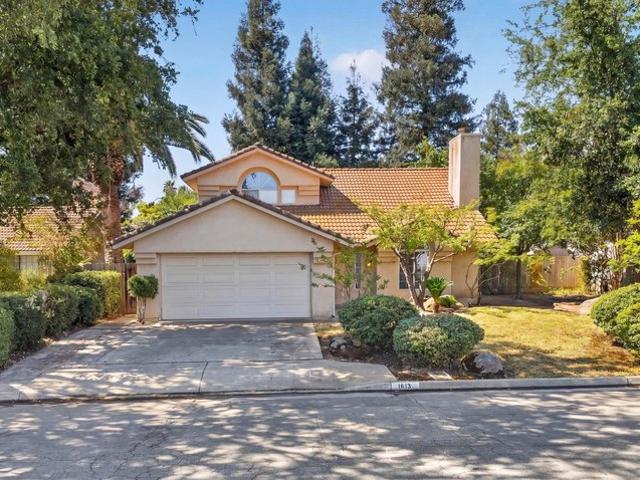 1813 E Shea Dr, Fresno, CA 93720