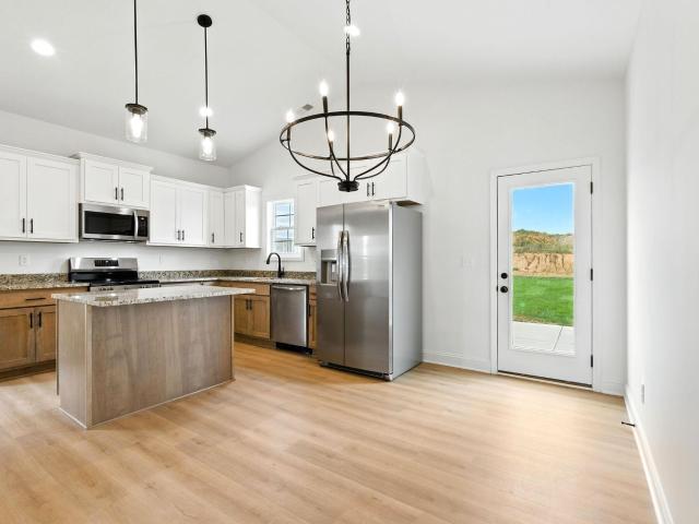 1813 Eden Cove