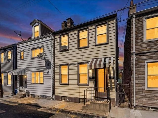 1813 Fox Way, Pittsburgh, PA 15203