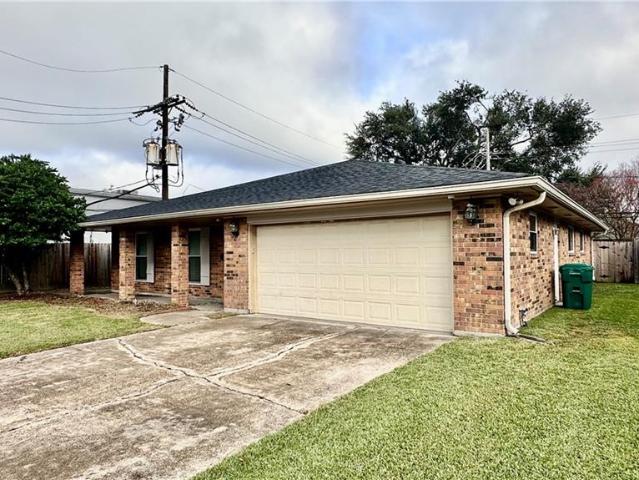1813 Green Oak Drive