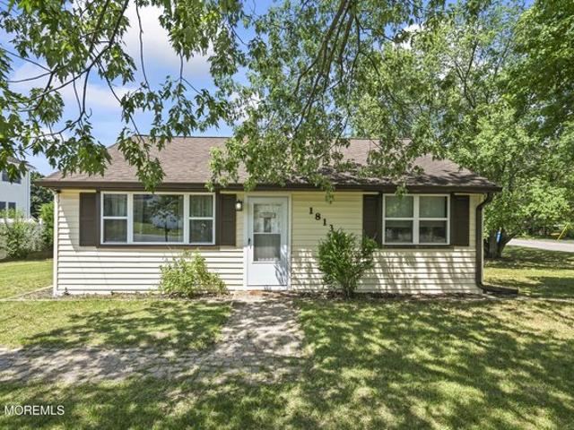1813 Southampton Blvd, Toms River, NJ 08757