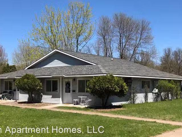 1813 1st Ave E Unit #1 All one level, private entry units!