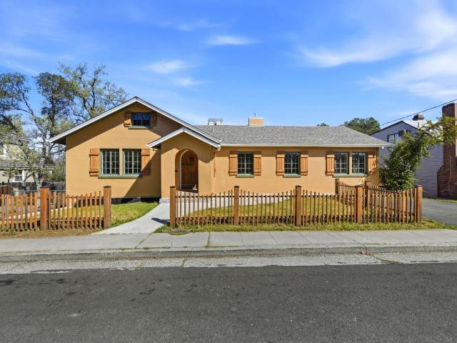 181 College Way, Auburn, CA 95603 | Compass