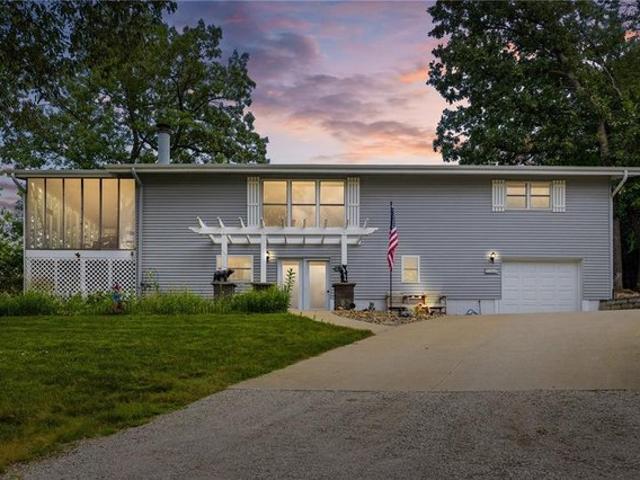 181 Center Point Dr, Montezuma, IA 50171